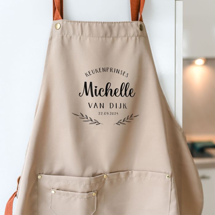 Gepersonaliseerd schort met krans en tekst | snelle levering